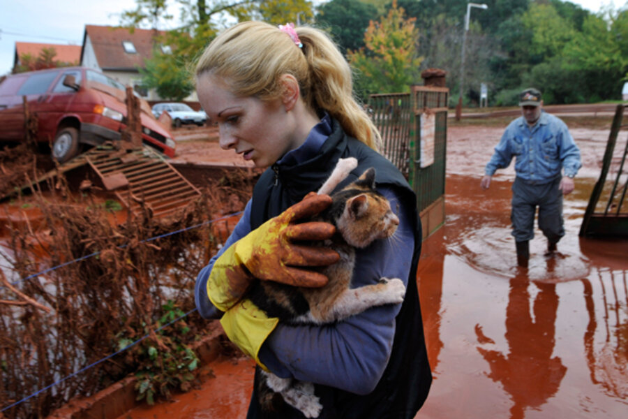 Hungary sludge flood - CSMonitor.com