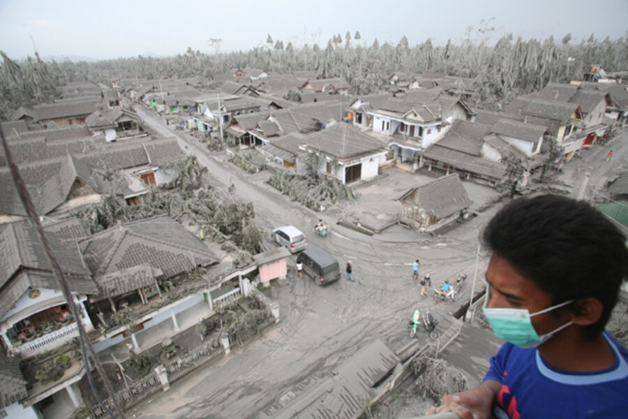 Merapi volcano erupts - CSMonitor.com Merapi volcano erupts - CSMonitor.com