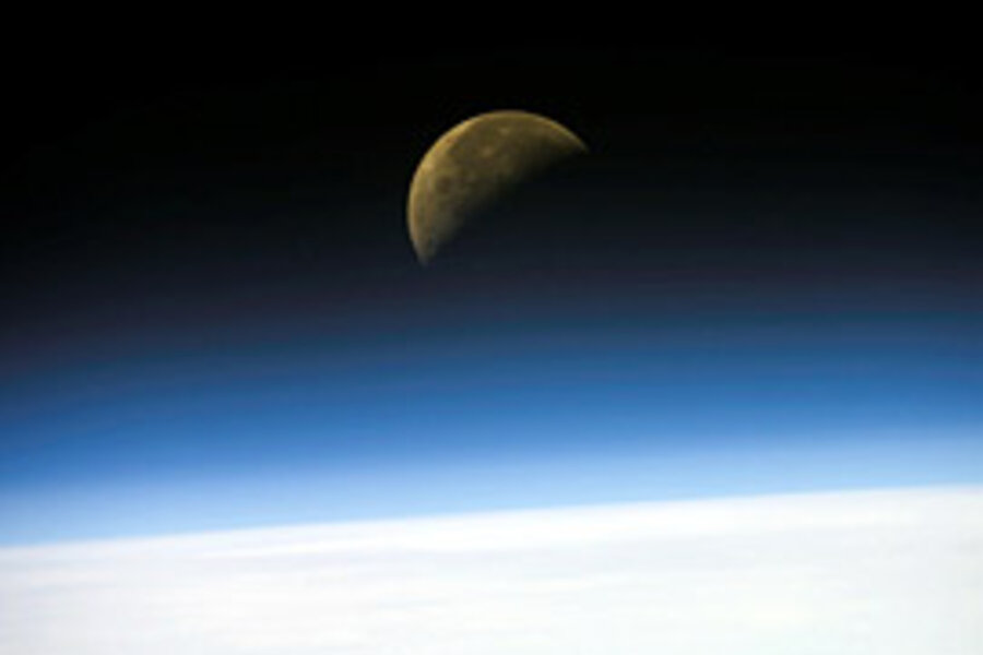 Space photos of the day: A Blue Planet - CSMonitor.com