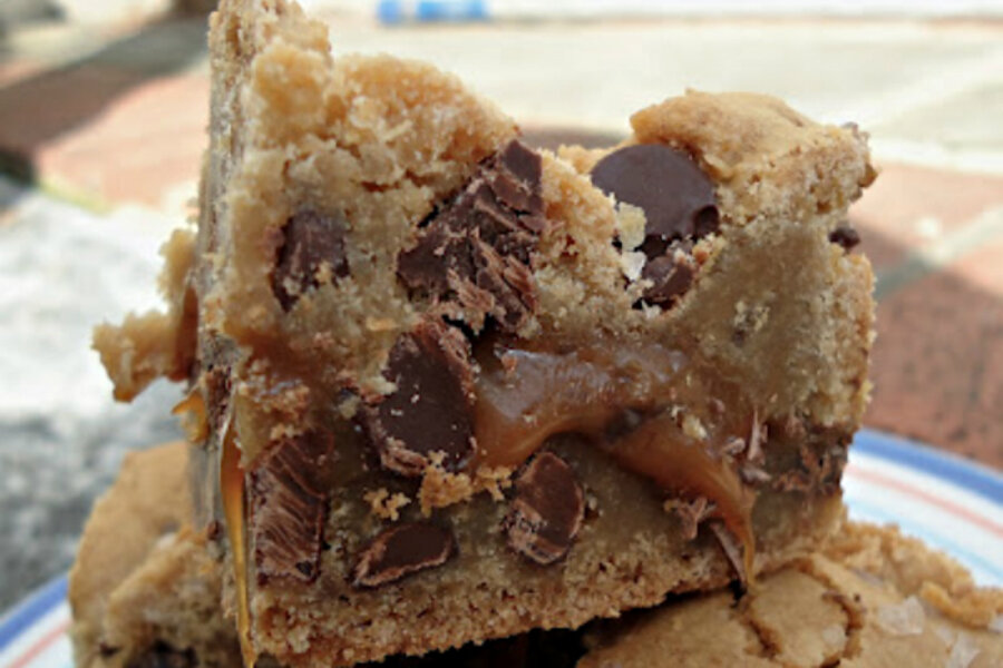 Salted caramel chocolate chip cookie bars - CSMonitor.com