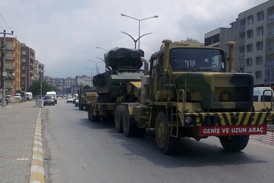 Turkish troops head to Syrian border - CSMonitor.com