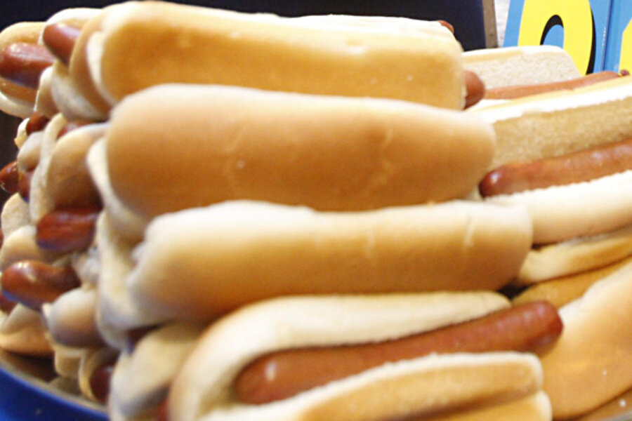 Hot dog feud ends. Pair cleared of trying to rob 'M-A-S-H' eatery ...