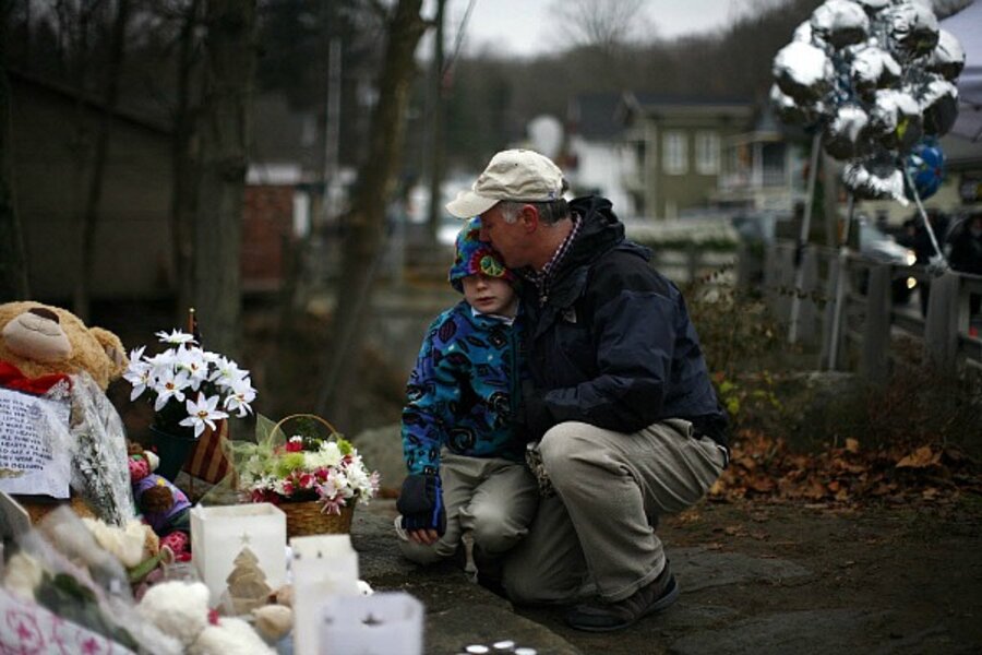 'Pilgrims' pour into Sandy Hook Village after massacre - CSMonitor.com