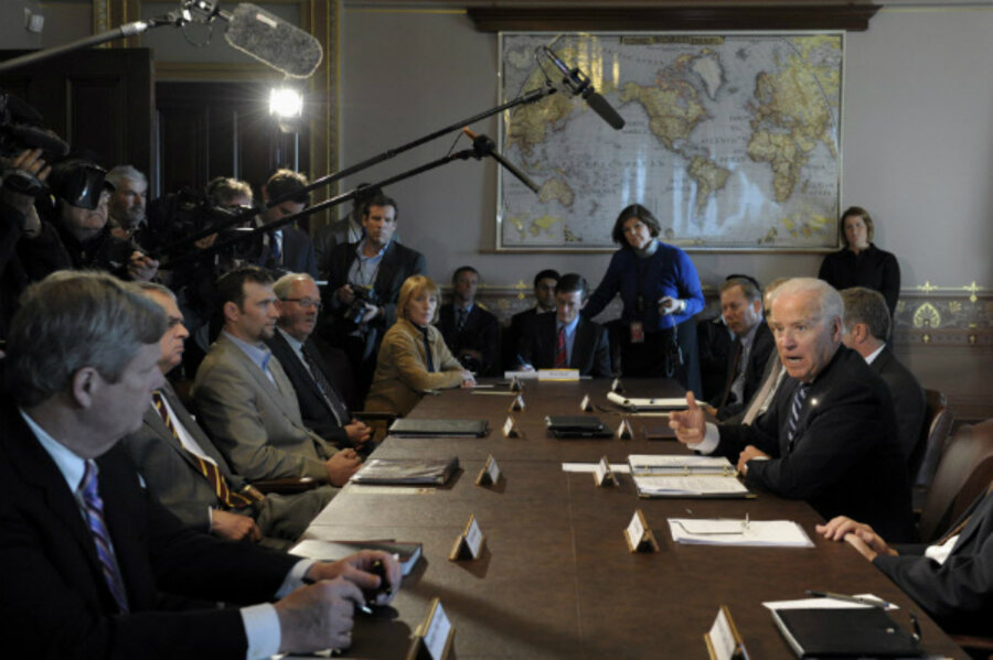 Piers Morgan vs. Alex Jones gun feud: Is White House secretly pleased ...