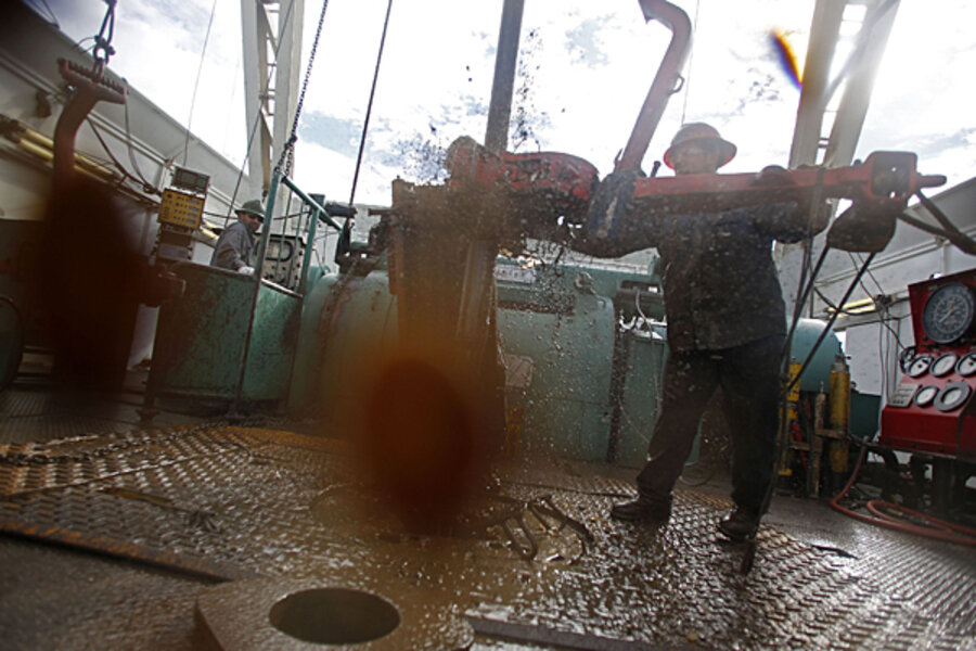 Behind the oil boom lurks oil well depletion - CSMonitor.com