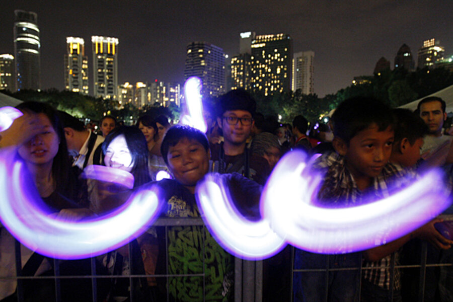 Earth Hour 2013: Does it really save energy? - CSMonitor.com
