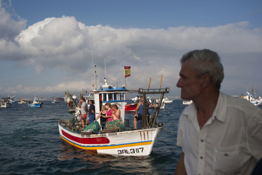 Spanish fishermen protest Gibraltar reef - CSMonitor.com
