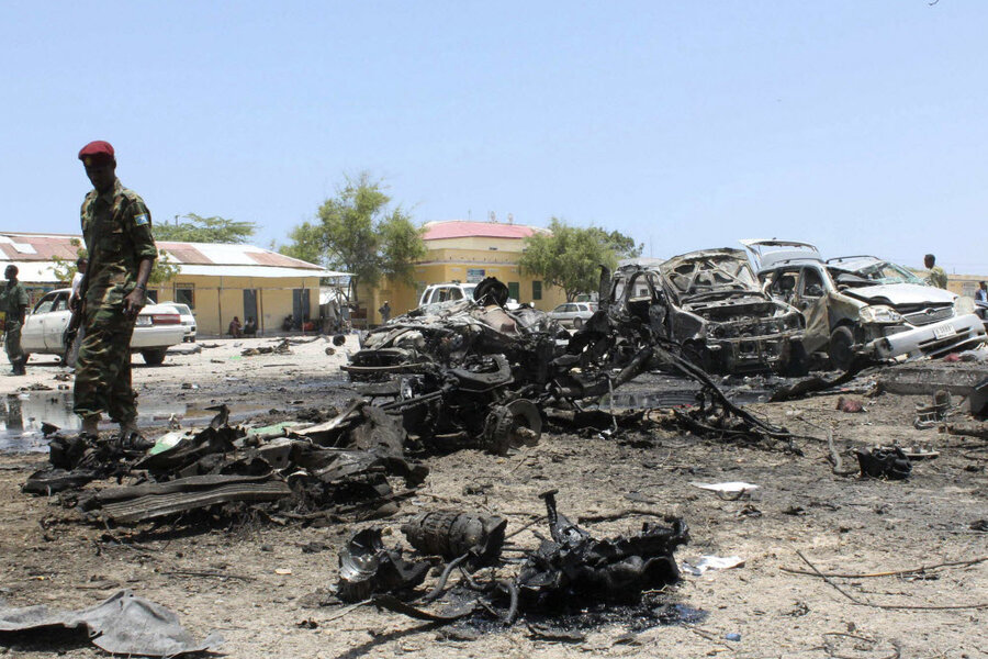 15 killed in Mogadishu restaurant bombing - CSMonitor.com