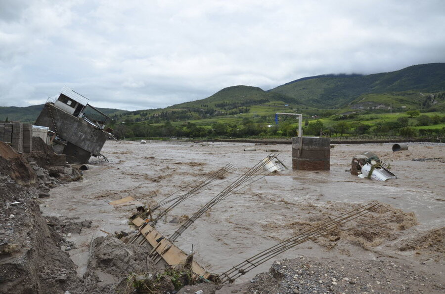 Tropical cyclones ravage both of Mexico's coasts, leaving at least 47 ...