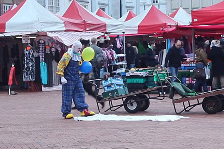 Clown terrorizes town: Why are clowns scary? - CSMonitor.com