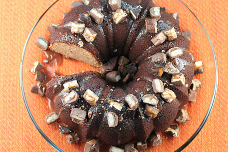 Milky Way crazy candy bar cake - CSMonitor.com