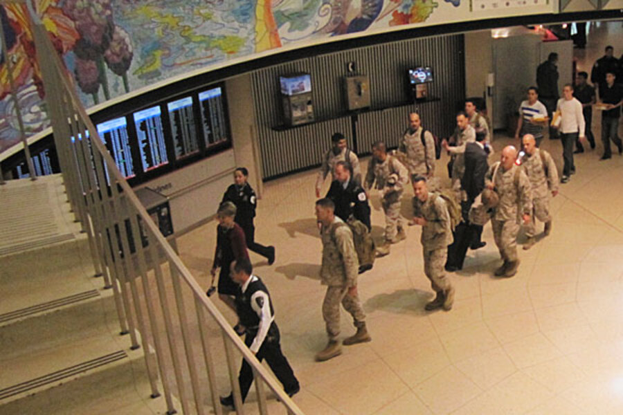 Heartwarming homecoming for 13 US Marines - CSMonitor.com