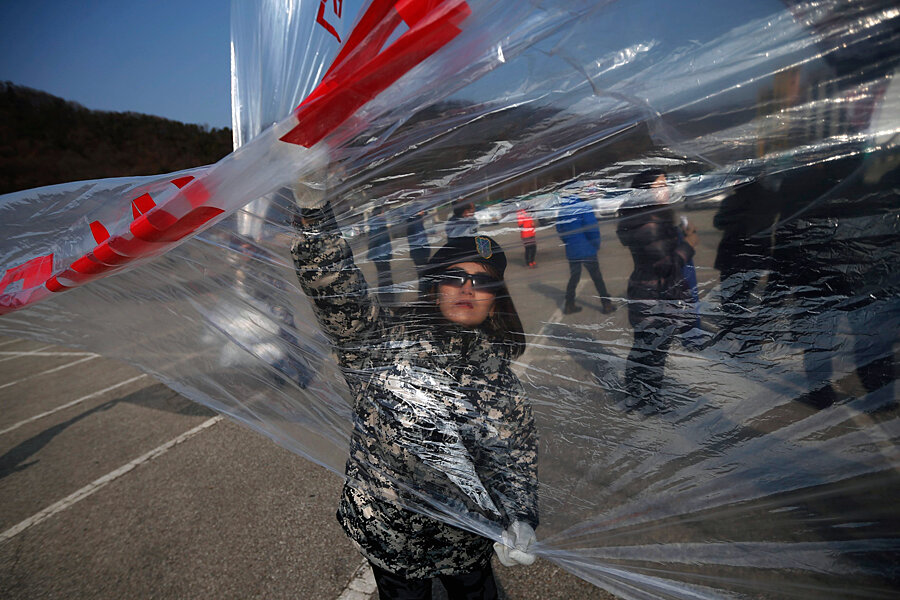 North Korea attempts to woo defectors home - CSMonitor.com