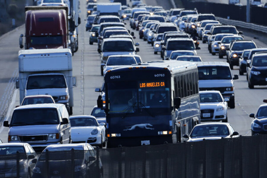 Estimated 35,200 US traffic deaths reported in 2013 - CSMonitor.com