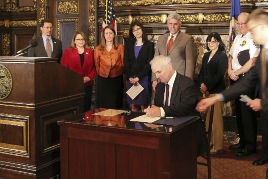 Minnesota passes first-in-nation smart phone 'kill switch' law ...