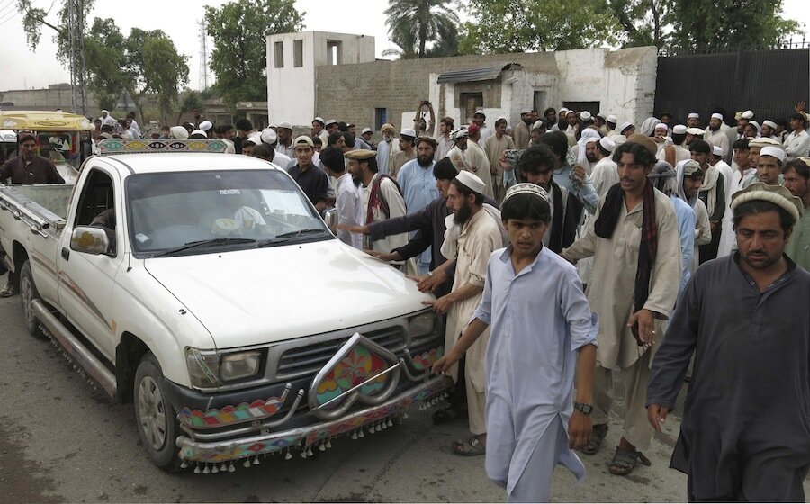 Thousands flee Pakistan's North Waziristan - CSMonitor.com