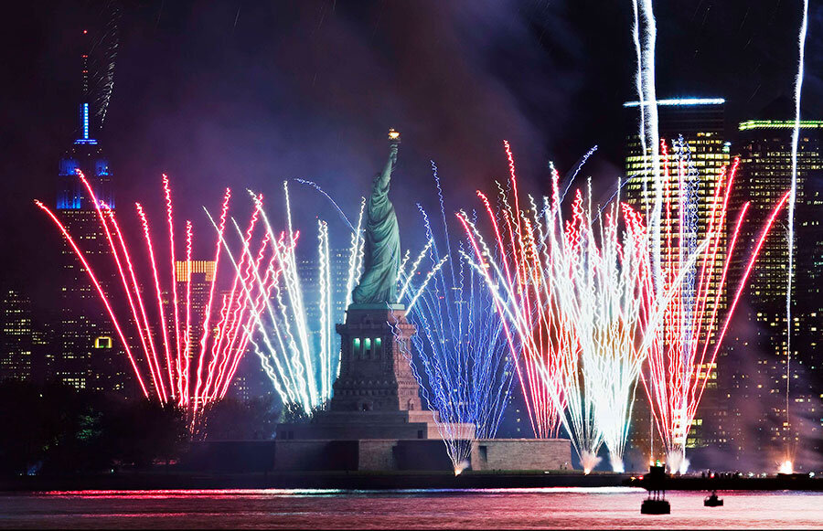 Fireworks pizazz: How do they do that, anyway?! - CSMonitor.com