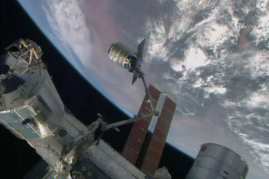 SS Janice Voss docks with International Space Station - CSMonitor.com