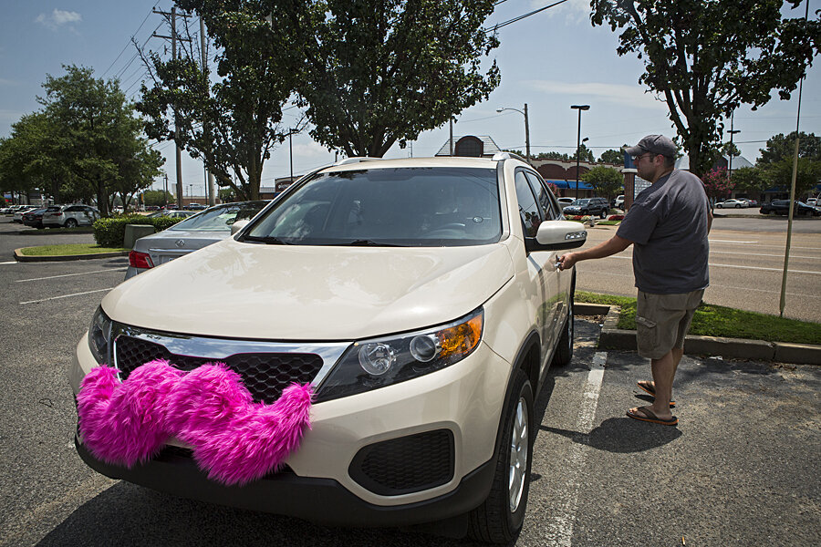 Lyft offers custom carpooling service. Should mass transit be worried ...