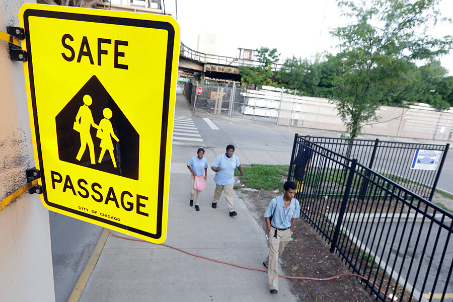 Why Chicago students walk past guards on way to school - CSMonitor.com