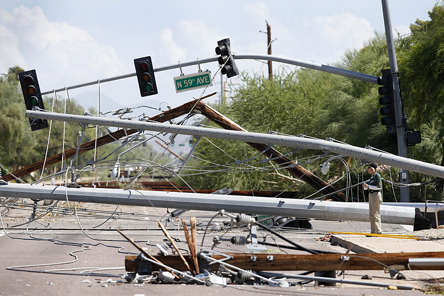 Phoenix storms: Residents clean up after damaging storms - CSMonitor.com