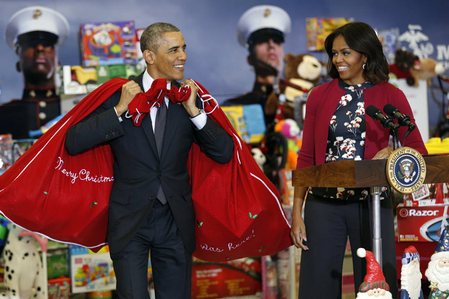 President Obama 'big elf' at Marine Corps toy drive - CSMonitor.com
