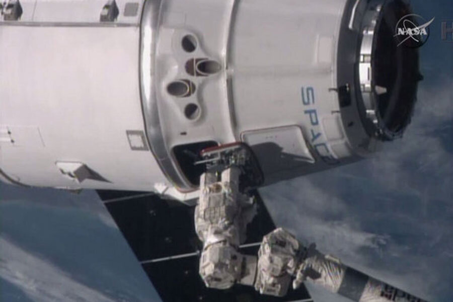 Spacex Dragon Capsule Docks With Space Station
