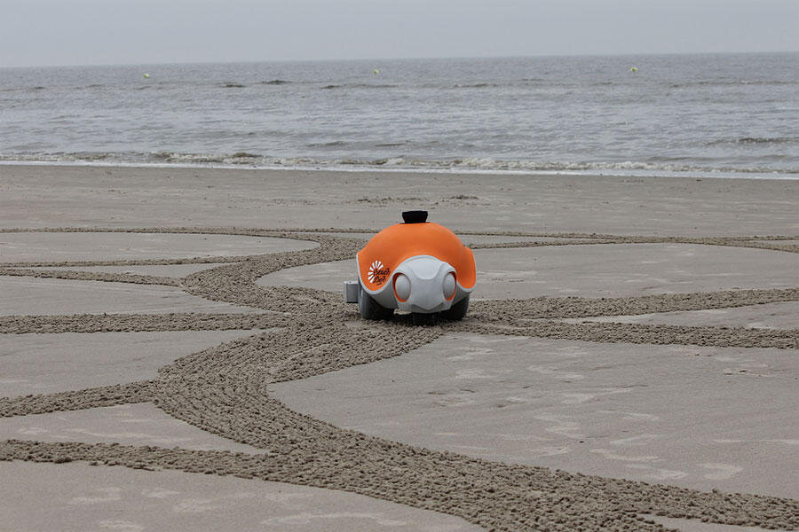 Disney Research team builds robot that draws in the sand - CSMonitor.com