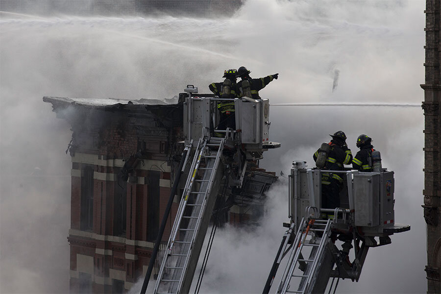 Gas blast blamed for New York building fire - CSMonitor.com