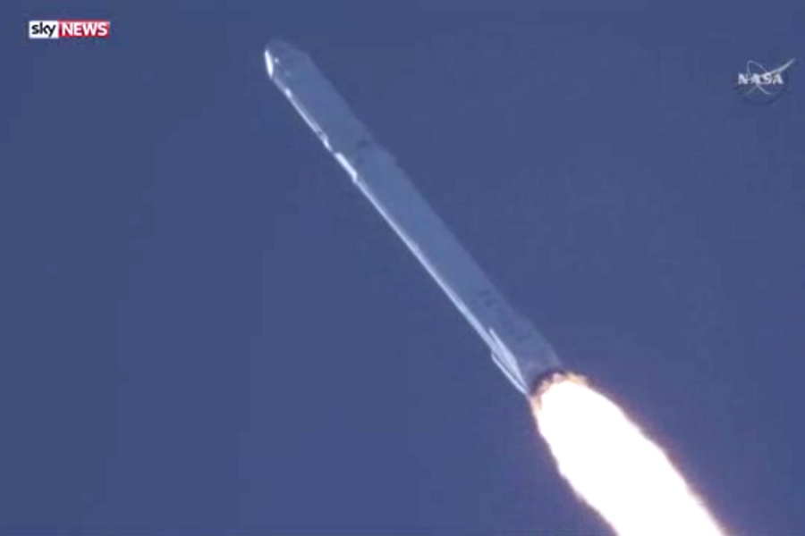 SpaceX rocket explodes, rains debris into Atlantic - CSMonitor.com