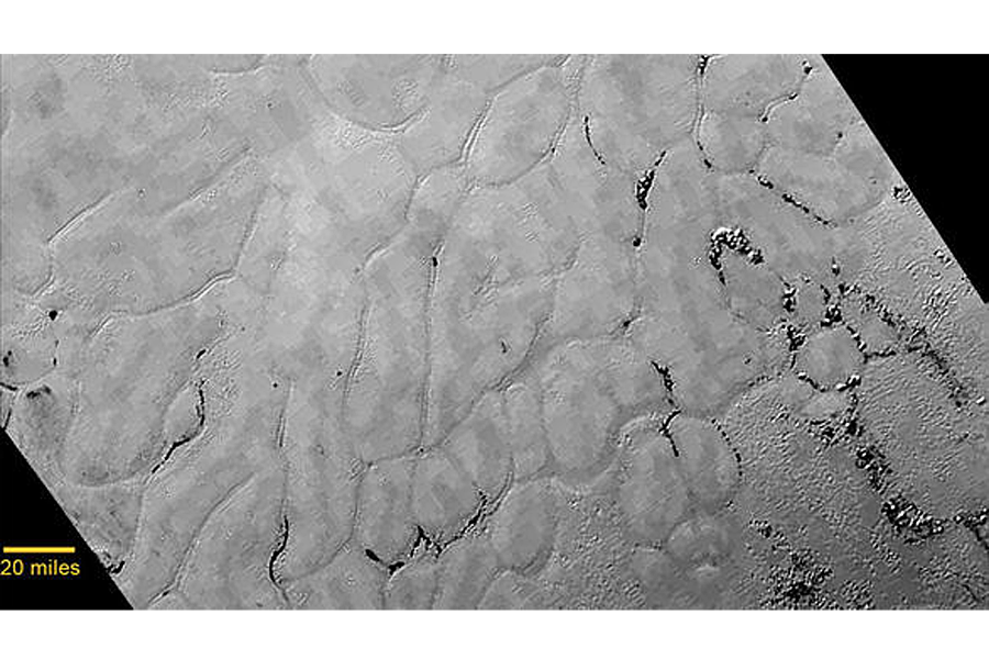 Does Pluto have a tail? - CSMonitor.com