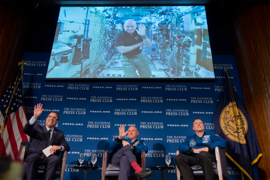 How NASA's astronaut twins are preparing us for Mars - CSMonitor.com