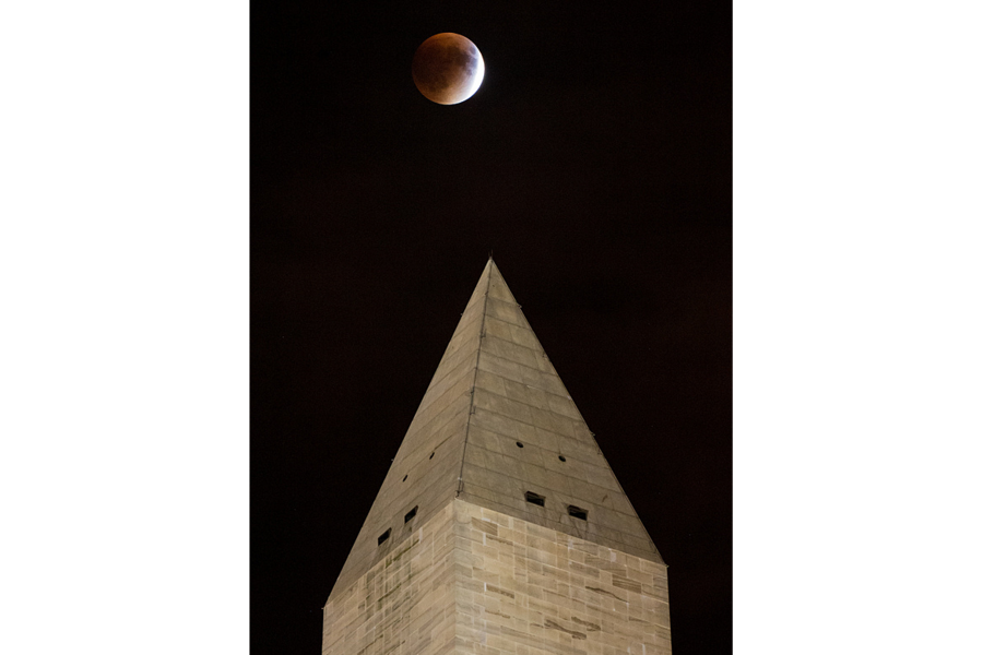 Lunar eclipse bedazzles skywatchers - CSMonitor.com