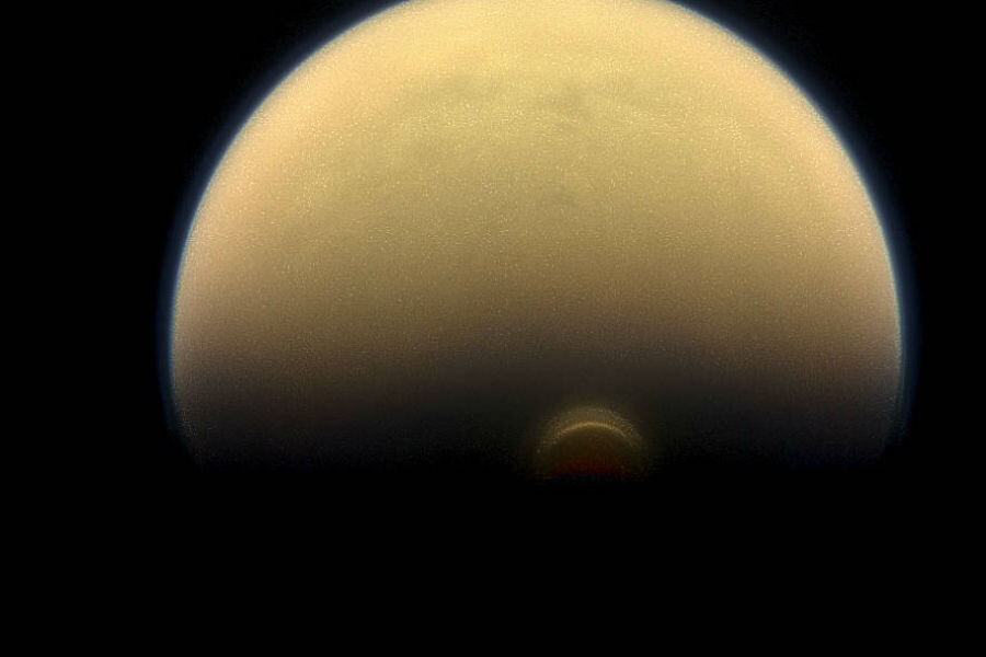Titan's massive ice cloud suggests five more years of winter, at least ...