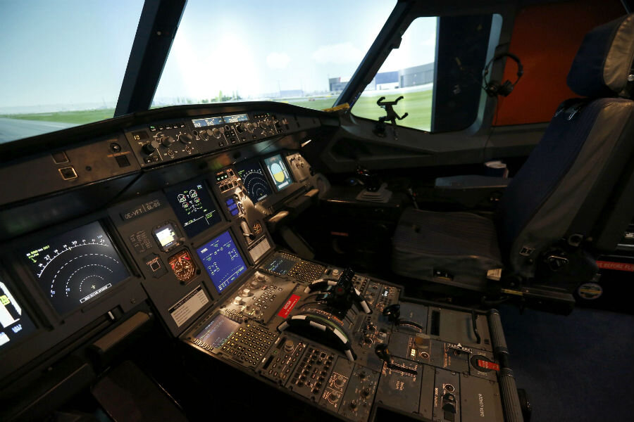 Do pilots rely too much on automated flying? DOT says yes. - CSMonitor.com