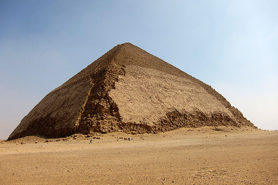 Can cosmic particles in pyramids solve the mystery of how they were ...