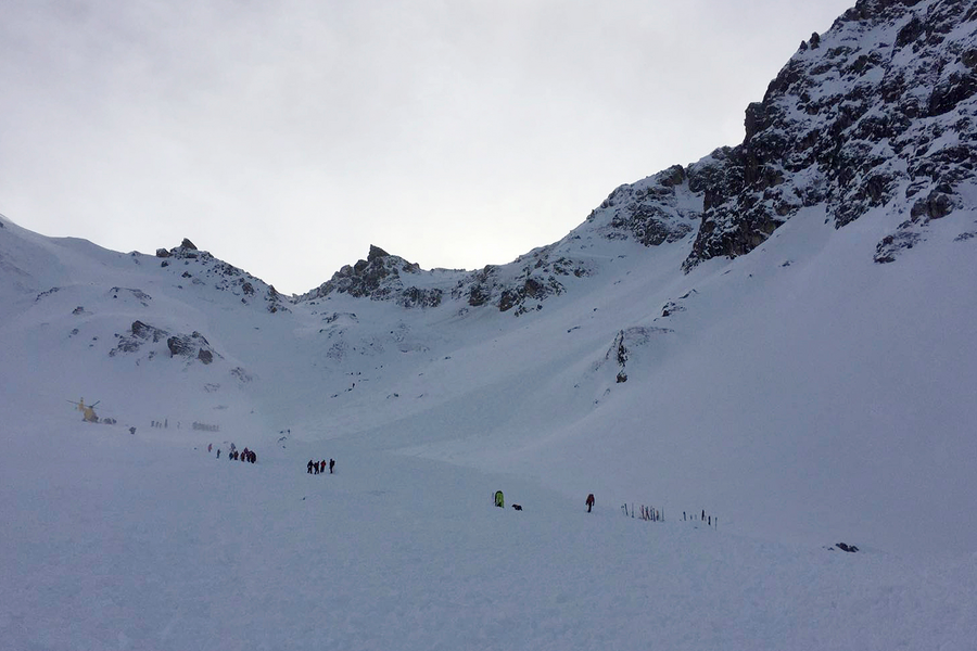 How an Indian soldier survived six days trapped inside avalanche ...