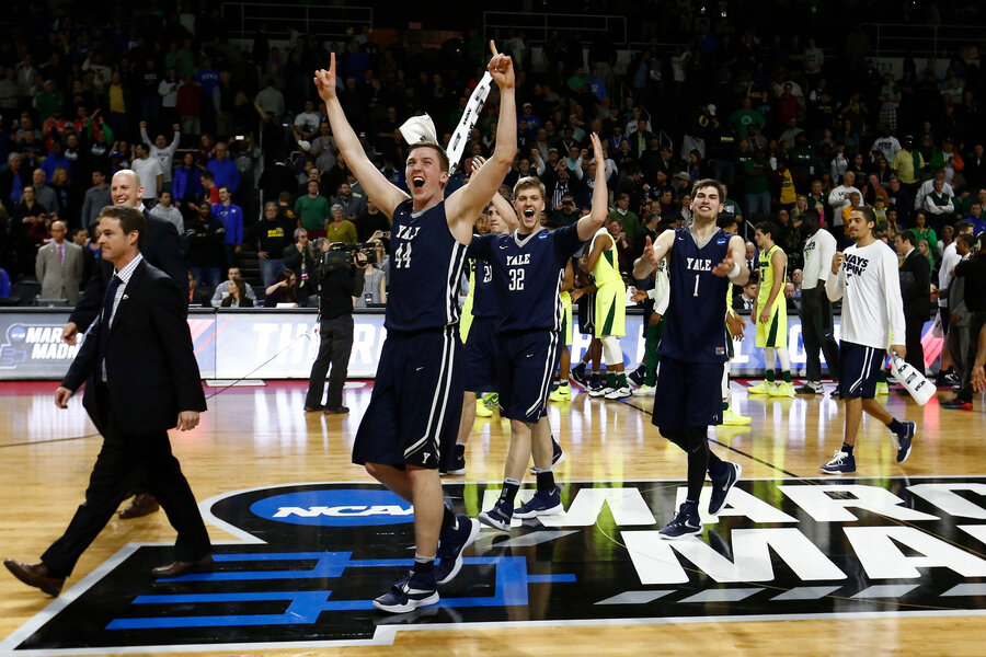March Madness: Upsets and resilience rule first day of NCAA tournament ...