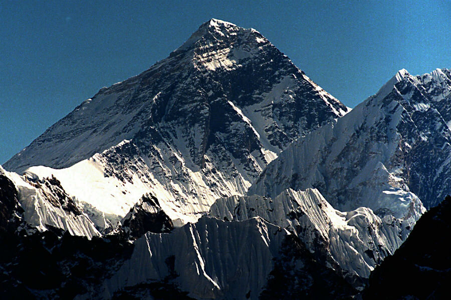 World's highest graffiti: China watches Mount Everest for vandals ...