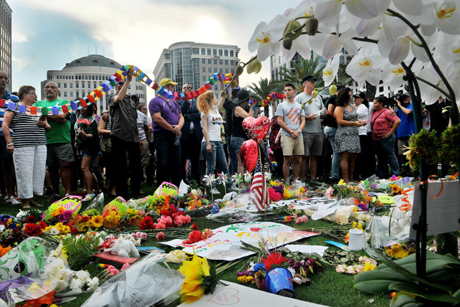 Thousands find peace, comfort in vigils to honor Orlando victims ...