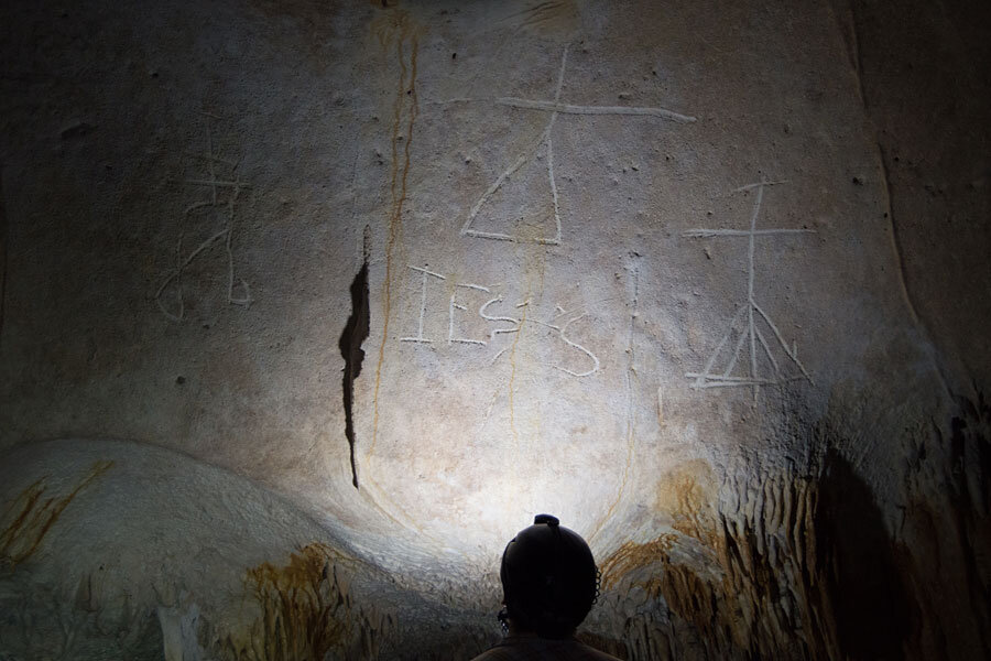 Cave etchings reveal early dialogue between Native Americans, Europeans ...