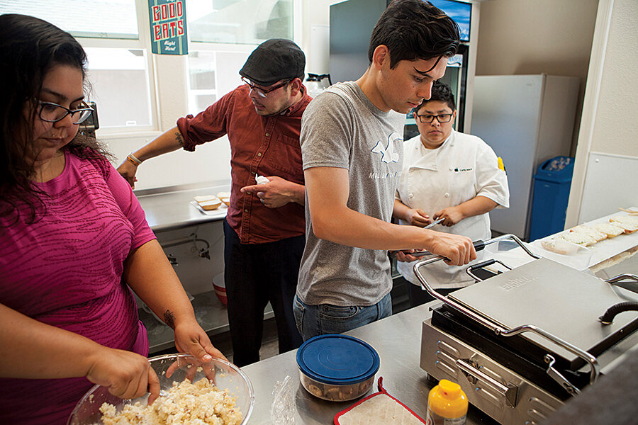 How one man is creating a 'positive gang' for Latino youth - CSMonitor.com