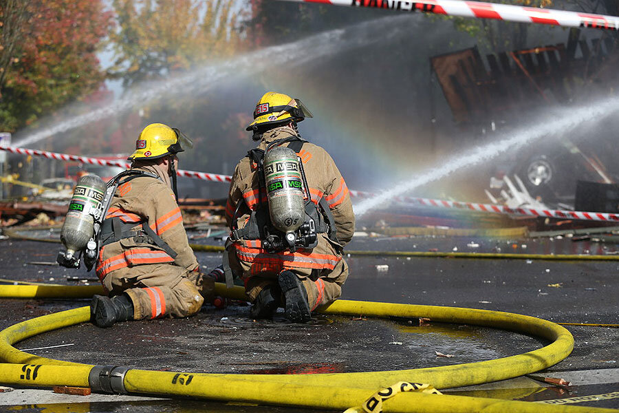 Firefighter lauded for life-saving evacuation before Portland explosion ...