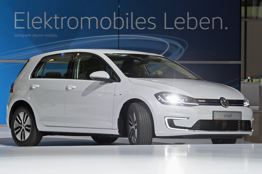 2017 Volkswagen e-Golf offers 124 miles of range, more power ...