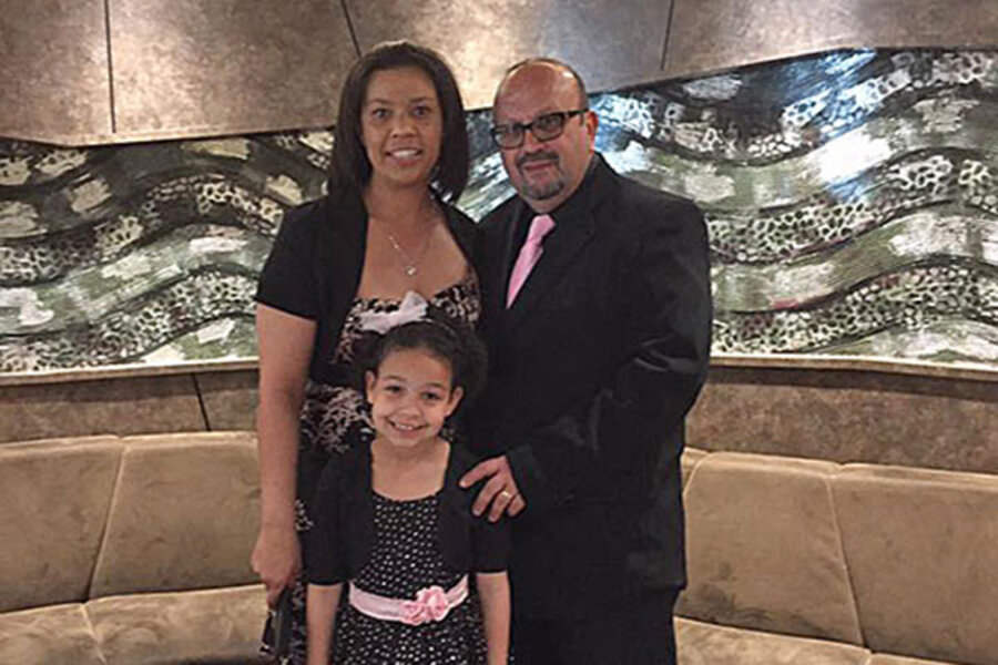 On eve of Trump presidency, Supreme Court takes up key immigration case ...