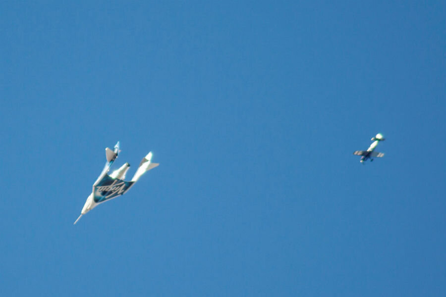 Space tourism: Virgin Galactic makes successful glide test - CSMonitor.com