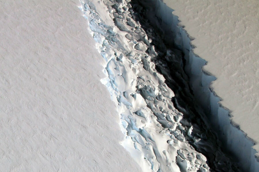 Can scientists crack the case of an Antarctic ice shelf's growing rift ...