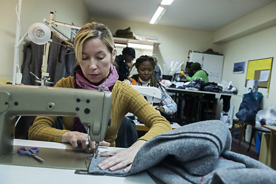 Amid a tough winter for refugees, charity turns old blankets into coats ...
