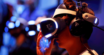 Virtual reality brings deep-sea diving and the farm to the classroom ...