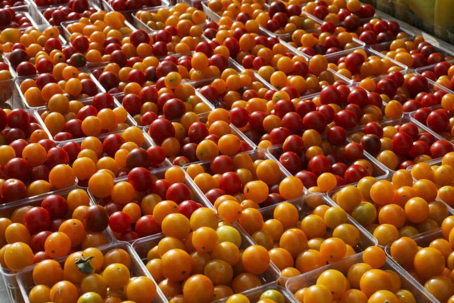 Bodega owners aim to make community healthier one fruit at a time ...